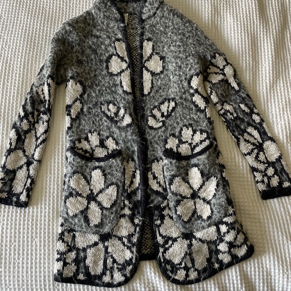 Willow & Clay | Sweaters | Willow And Clay Anthropologie Detailed Long ...
